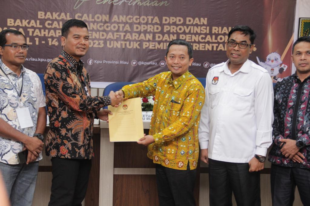 Dukungan Kalangan Milenial dan Pelaku UMKM, Arif Eka Saputra Resmi Daftar DPD RI – CENTRO RIAU